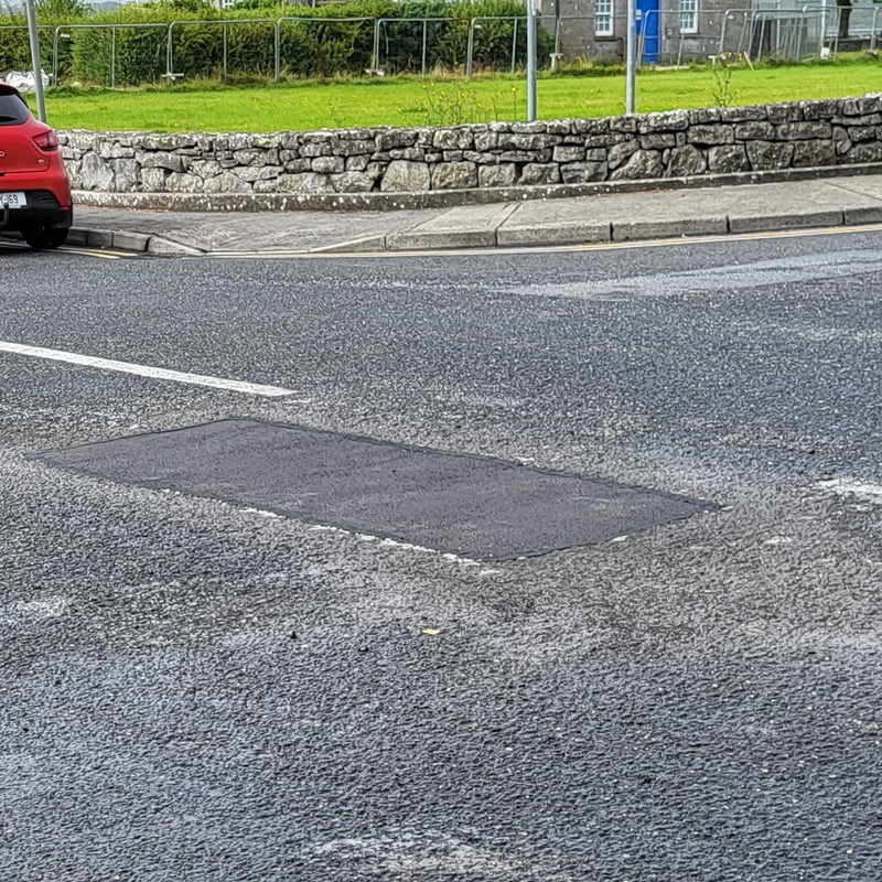 Permanent Cold-Lay Road Surface Defect Repair At Busy Urban Environmen ...