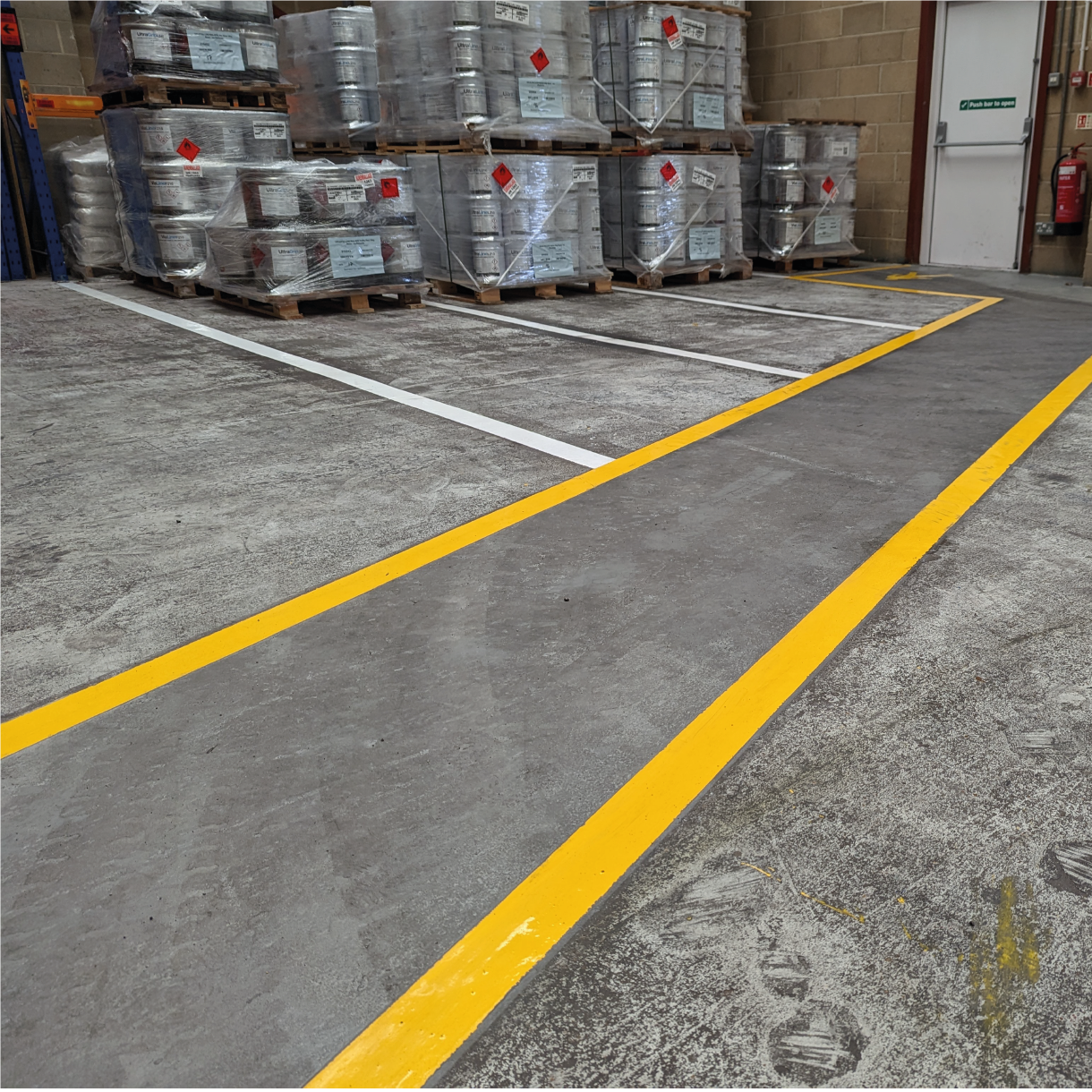 EliteLine Q920 Polyaspartic Line Marking Paint White 4 Ltr [6.12kg] – Meon-UK