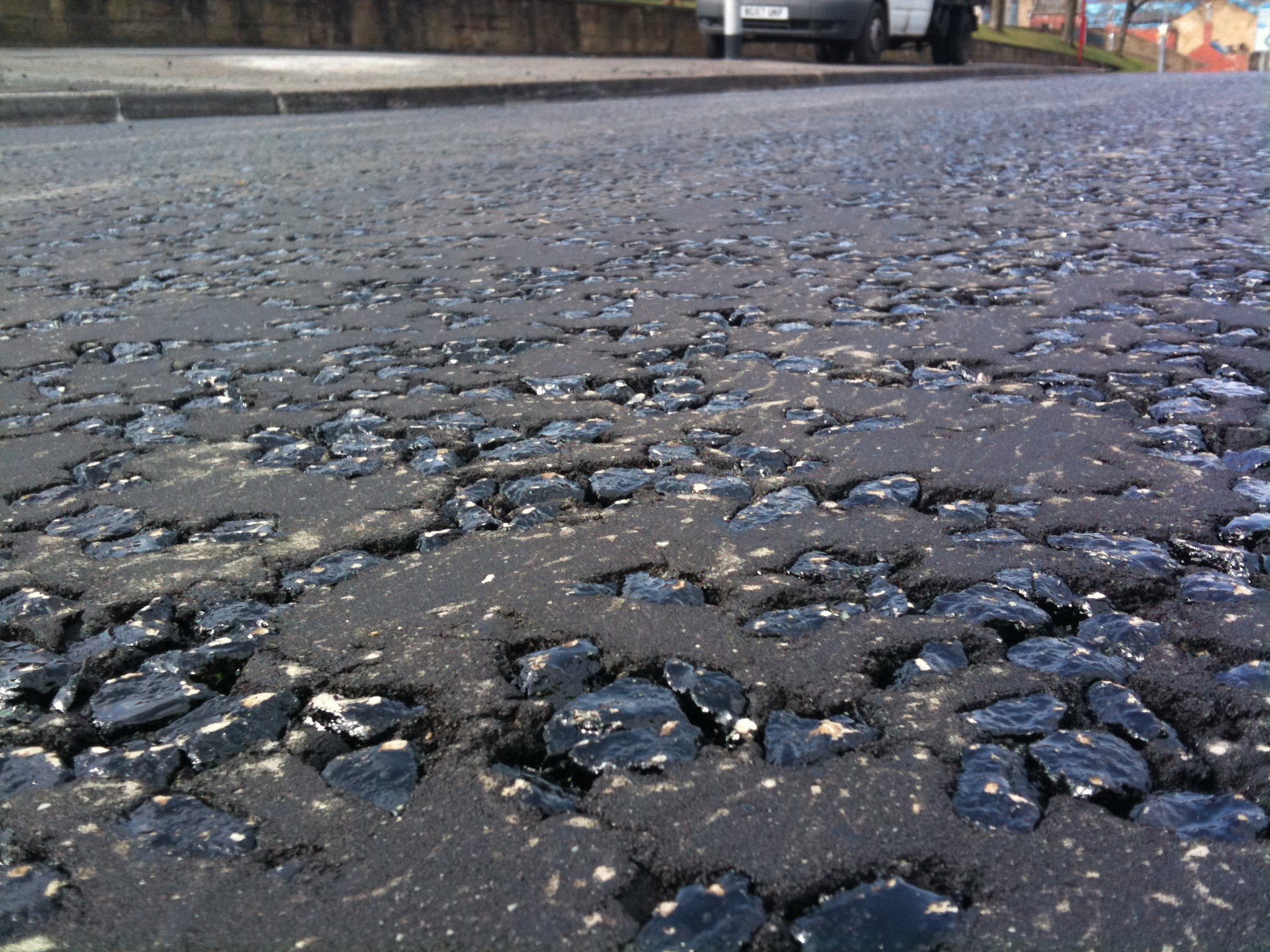 Magma 20mm Pre-Coated Chippings (65+ Polished Stone Value) Black 25kg ...