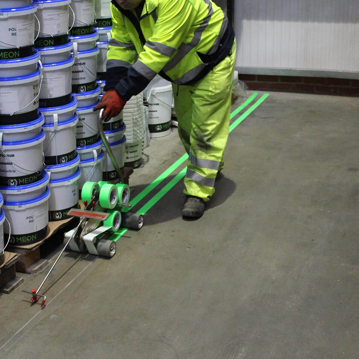 Straightline 1000 Dual-Line Masking Tape Application Machine – Meon-UK